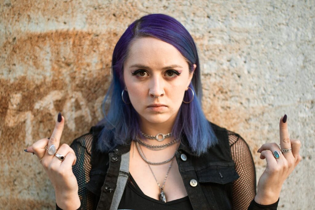 Did You Know? The True History of the Middle Finger – Africa Nova News